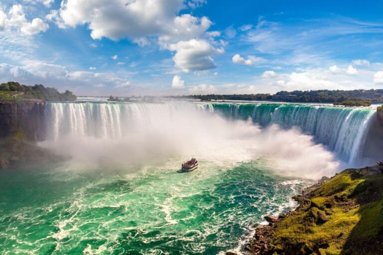 15 Famous Canada Landmarks